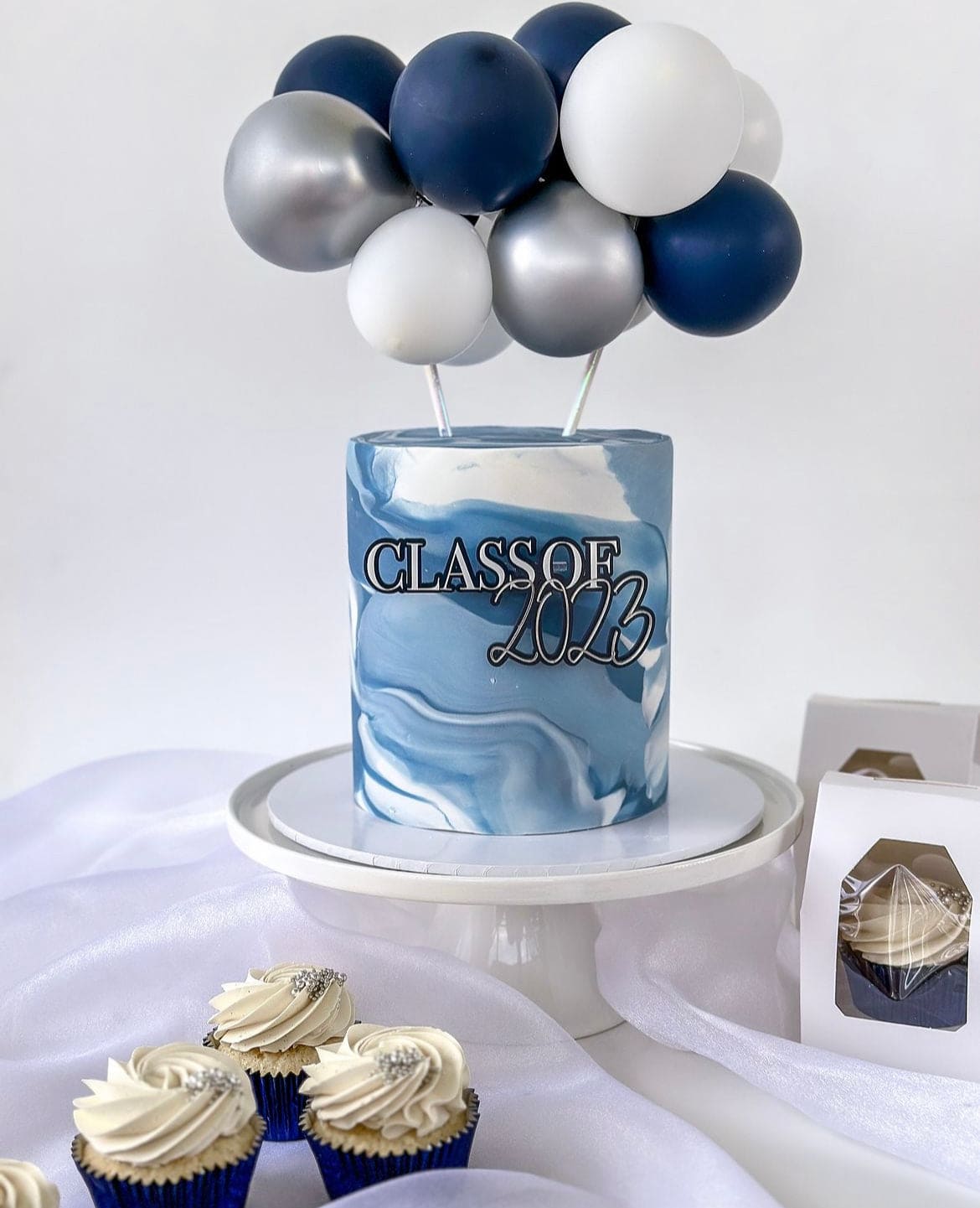 Graduation ‘class of’ cake topper – Mini & Co.